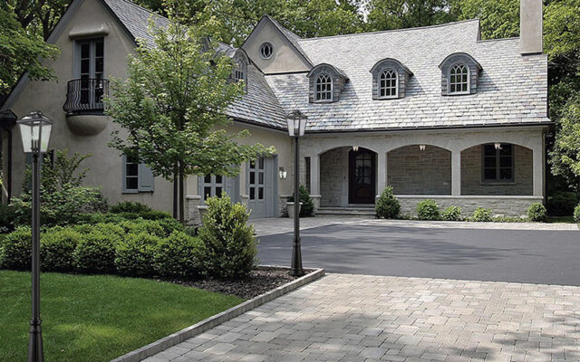 20+ Front Yard Lighting Ideas to Enhance Curb Appeal and Safety